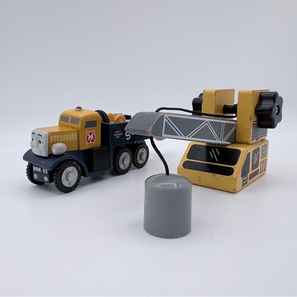 Thomas & Friends | Toys | Thomas And Friends Wooden Railway Tow Truck ...